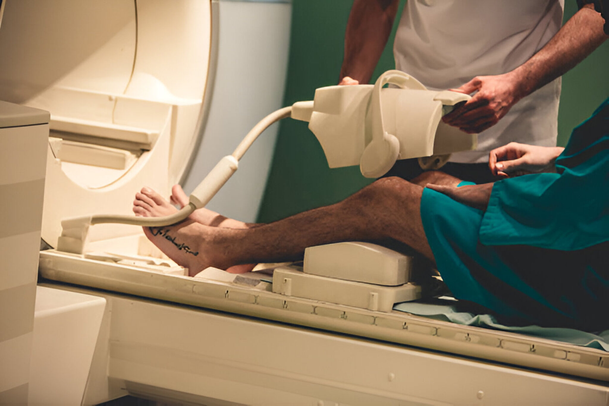 Knee MRI Scan (cost) in Varanasi | Karauli Diagnostics